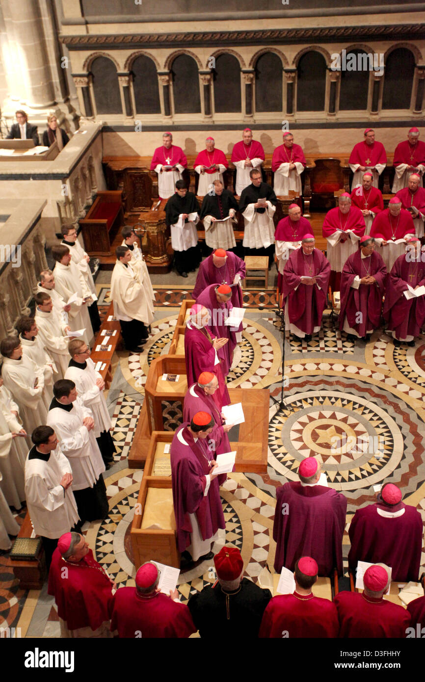 The bishops of the German Bishops Conference with chairman Robert ...
