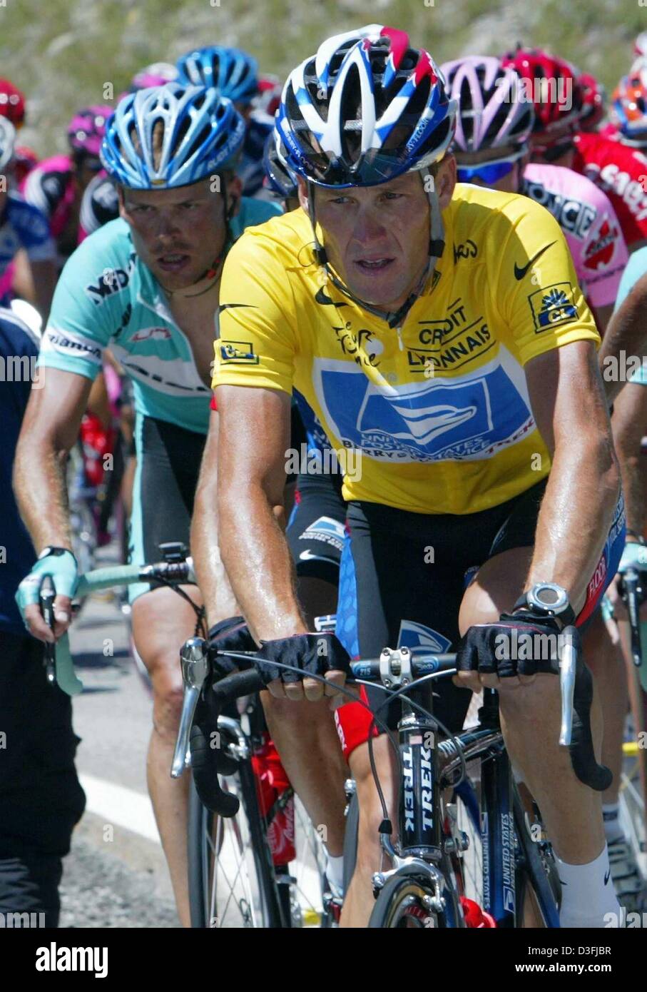 (dpa) - German cyclist and and Olympic winner Jan Ullrich (Team Bianchi ...