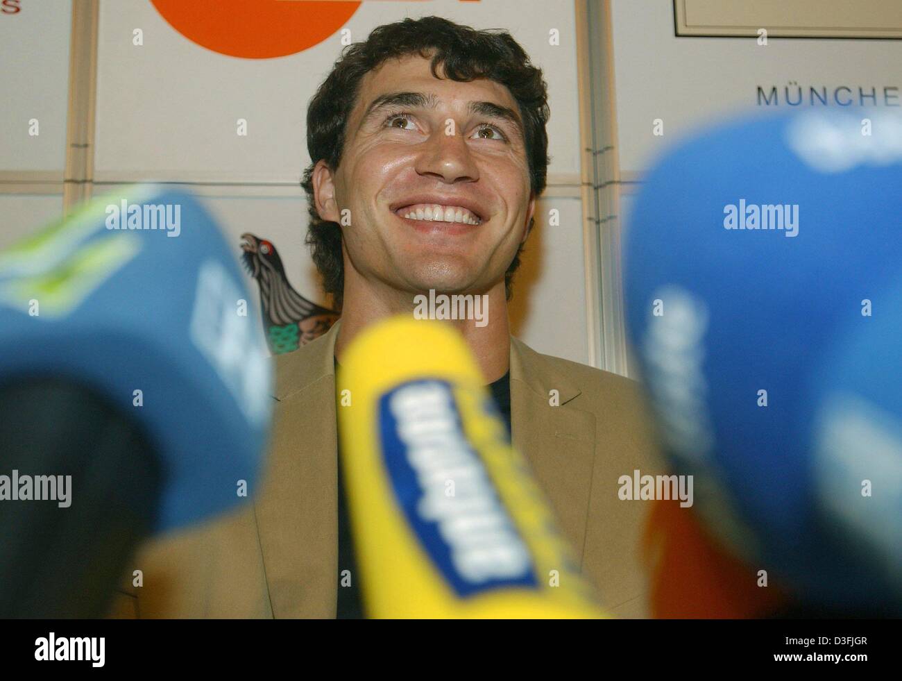 South african boxer corrie sanders hi-res stock photography and images ...