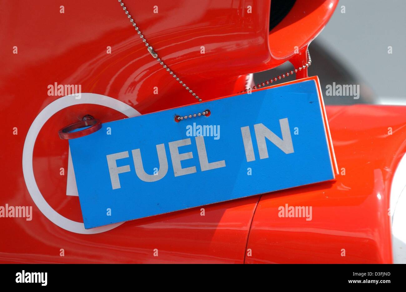 F1 car re fuelled hi-res stock photography and images - Alamy
