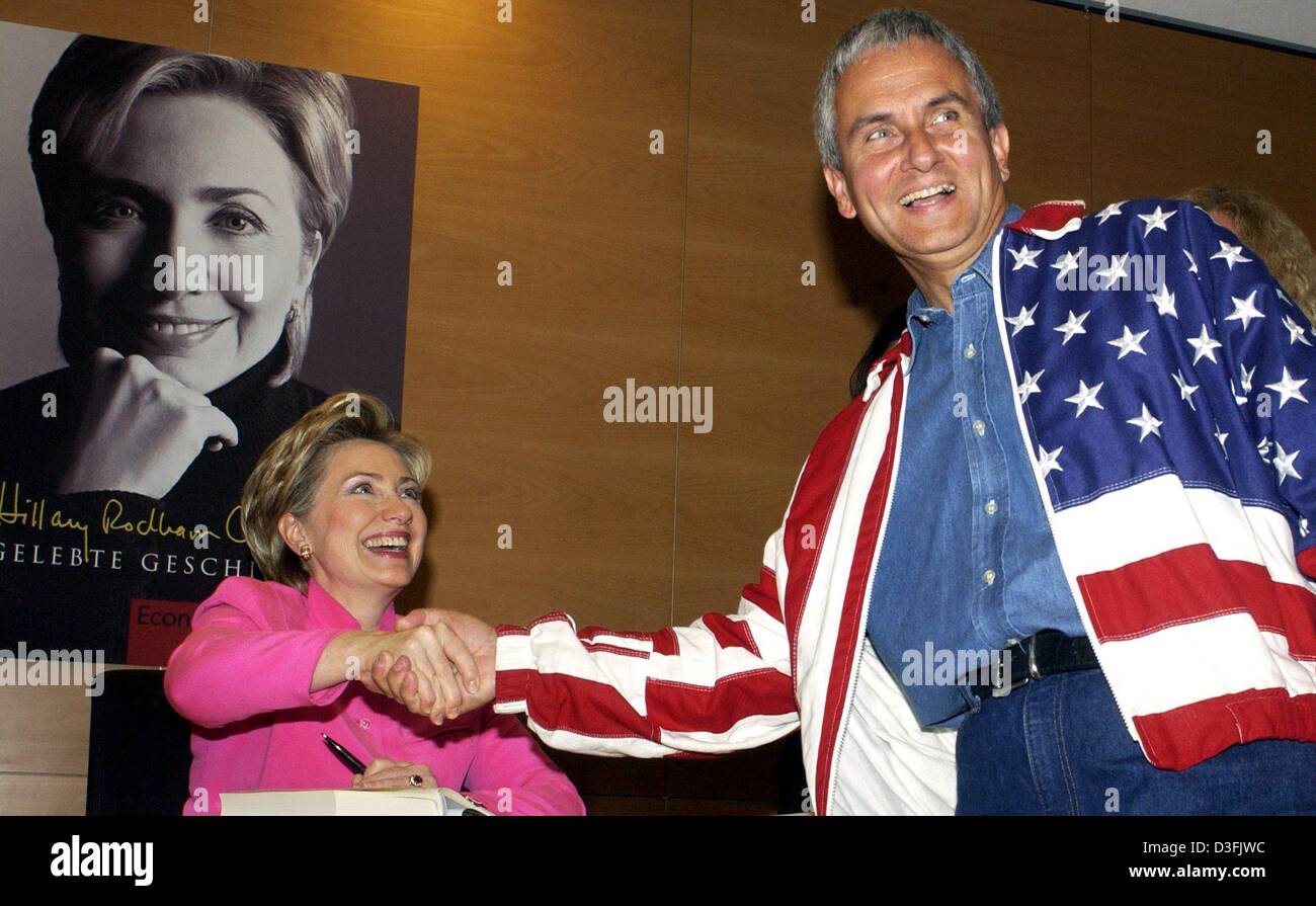 Hillary clinton shakes hands hi-res stock photography and images - Alamy