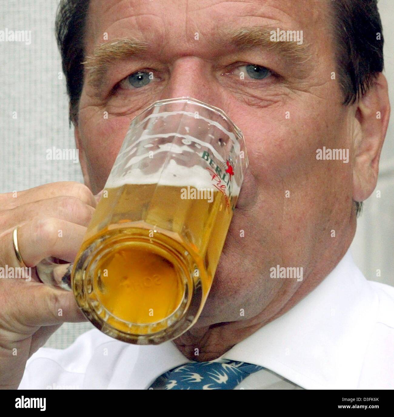 Big gulp hi-res stock photography and images - Alamy