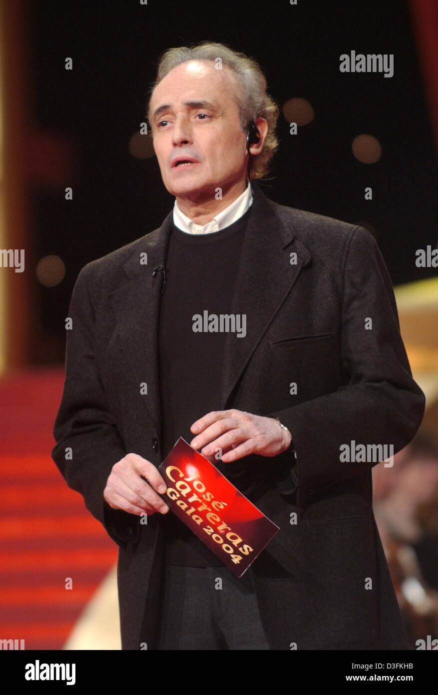 (dpa) - Spanish tenor singer Jose Carreras speaks during the dress ...