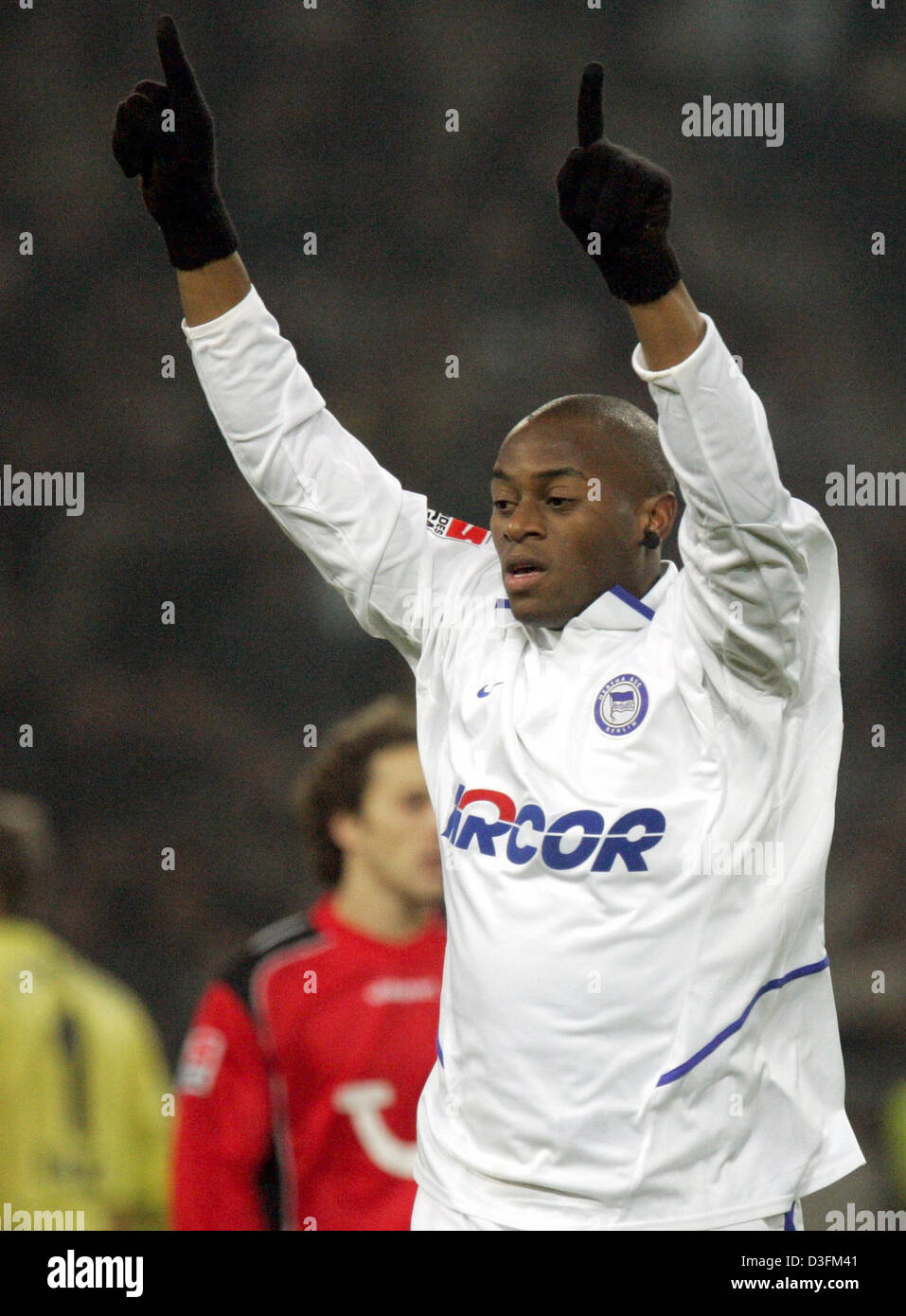 (dpa) - Berlin's goalscorer Nando Rafael cheers after scoring the 1-0 ...