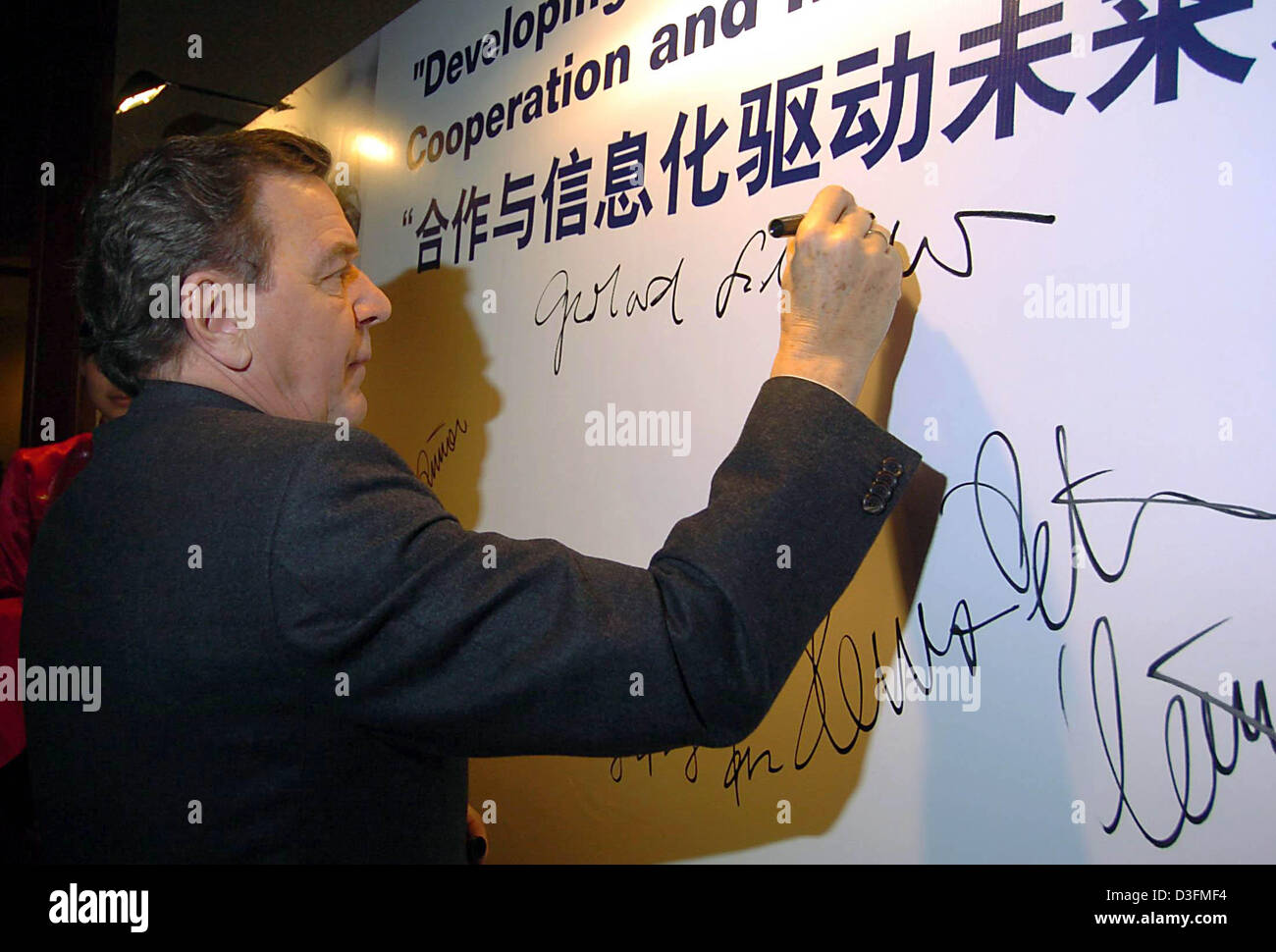 Signs for planes hi-res stock photography and images - Alamy