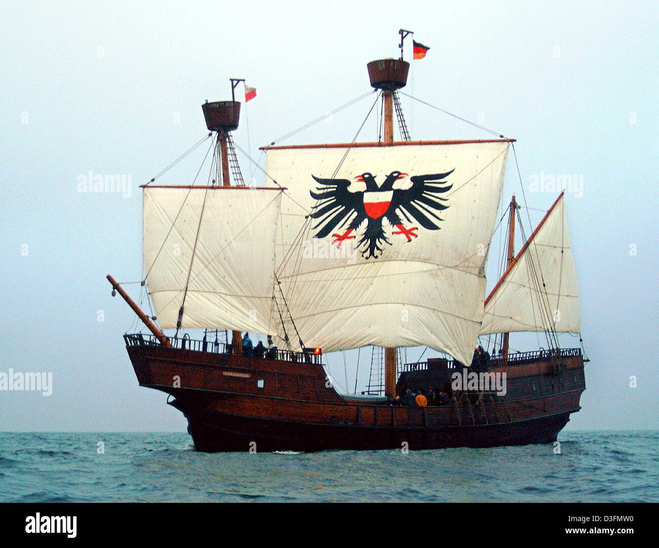 (dpa) - The ship 'Lisa von Luebeck' (lisa of luebeck) sets for the ...