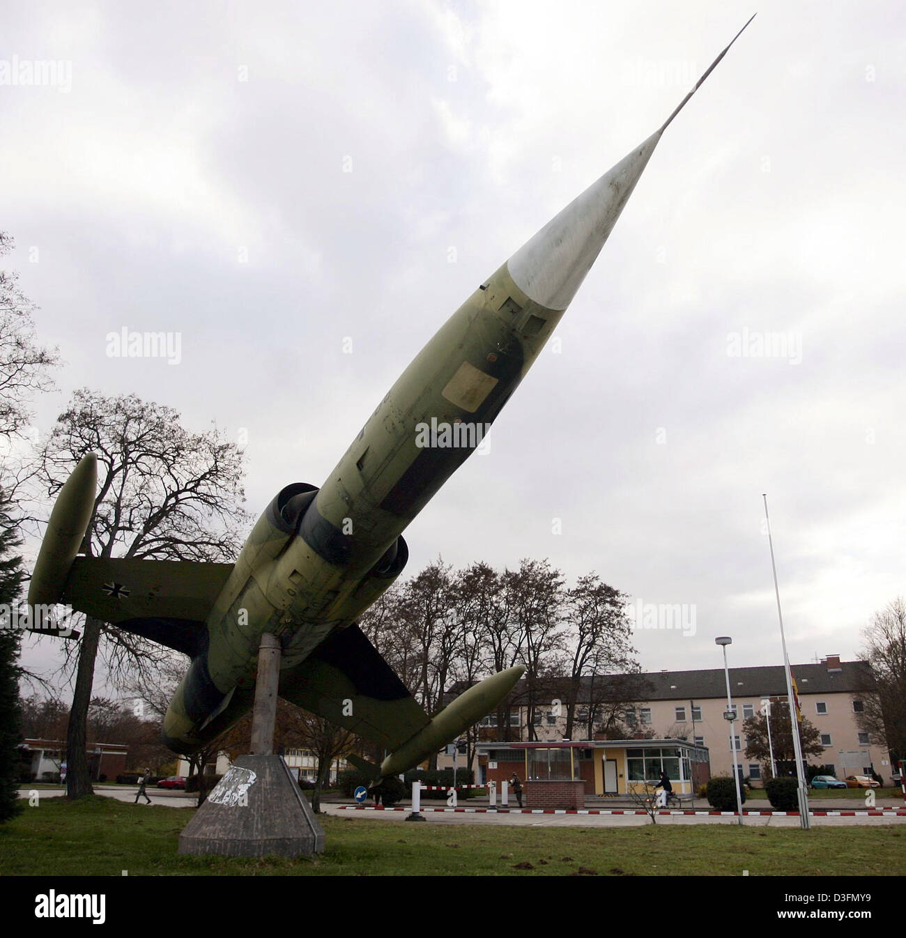 (dpa) - The photo shows a starfighter at the entrance of the General ...