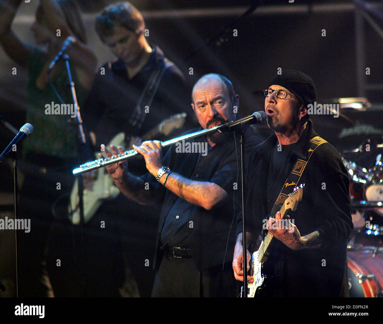 Jethro tull 2004 hi-res stock photography and images - Alamy