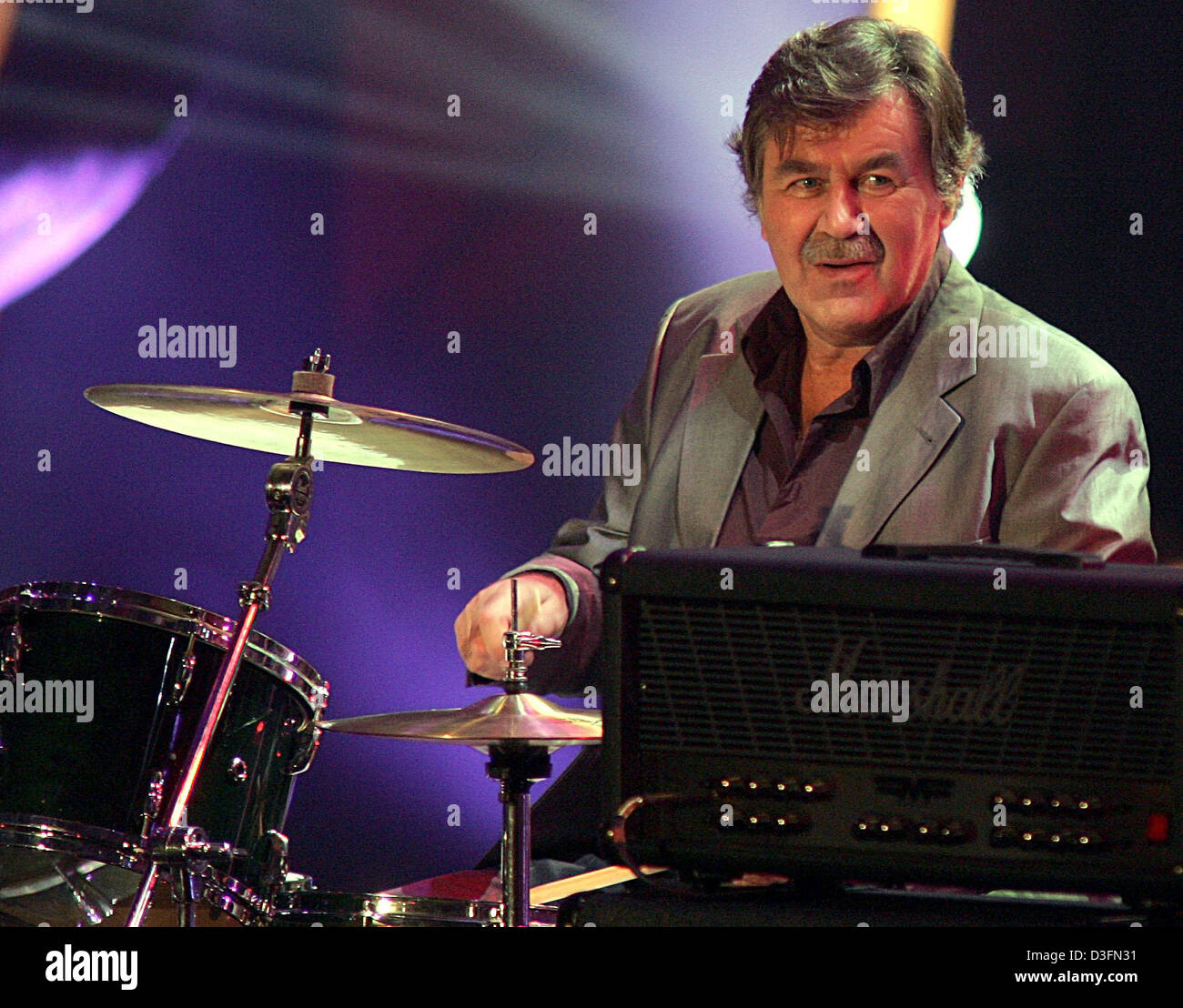 Ace drummer man hi-res stock photography and images - Alamy