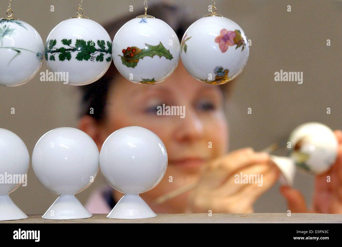 Dpa china painter simone kuehne hi-res stock photography and images - Alamy