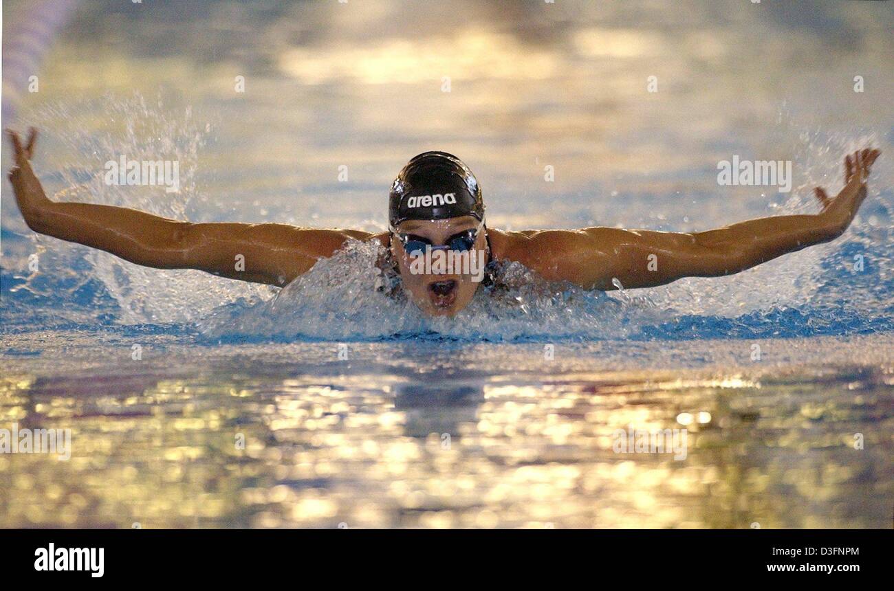 (dpa) - German swimmer Franziska van Almsick swims 100m butterfly ...