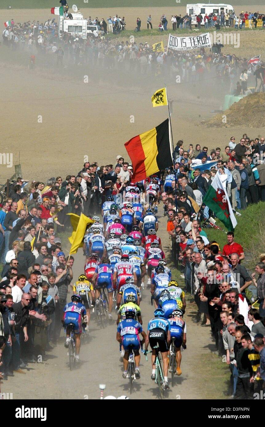 Paris roubaix mud hi-res stock photography and images - Alamy