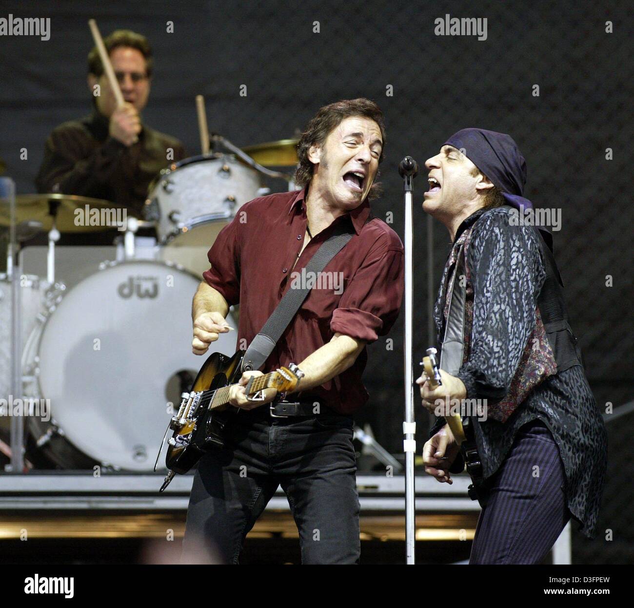 Springsteen 2003 hi-res stock photography and images - Alamy