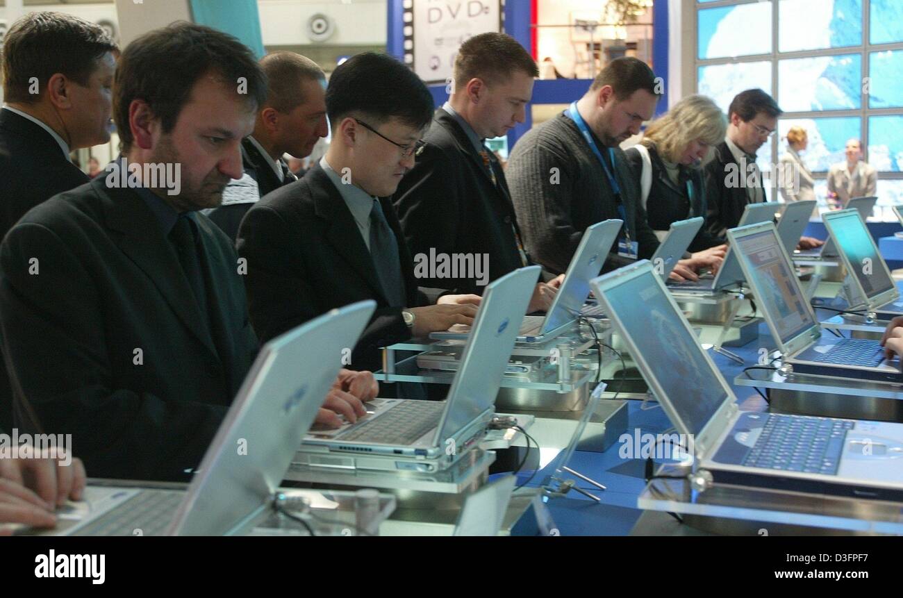 2003 computers hi-res stock photography and images - Alamy