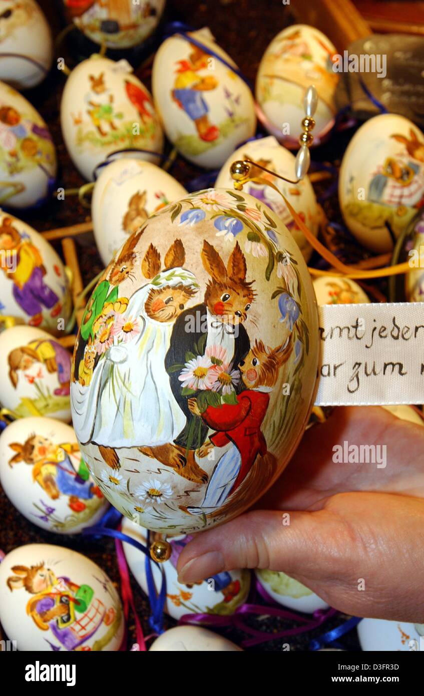 (dpa) - A rabbit couple is painted on an emu egg, which is exhibited ...