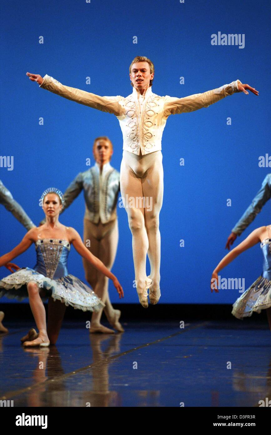(dpa) - Vladimir Malakhov, ballet director and dancer of the Staatsoper ...