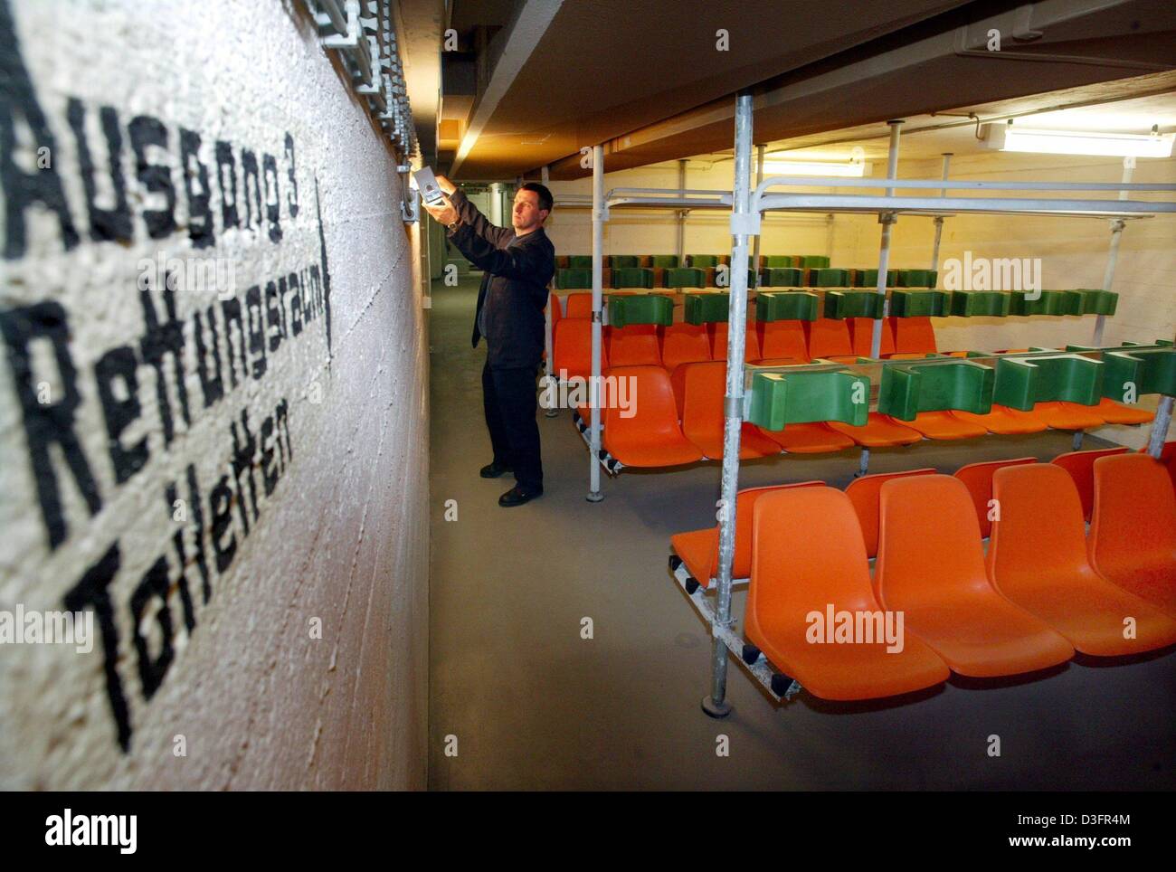 Rettungsraum hi-res stock photography and images - Alamy