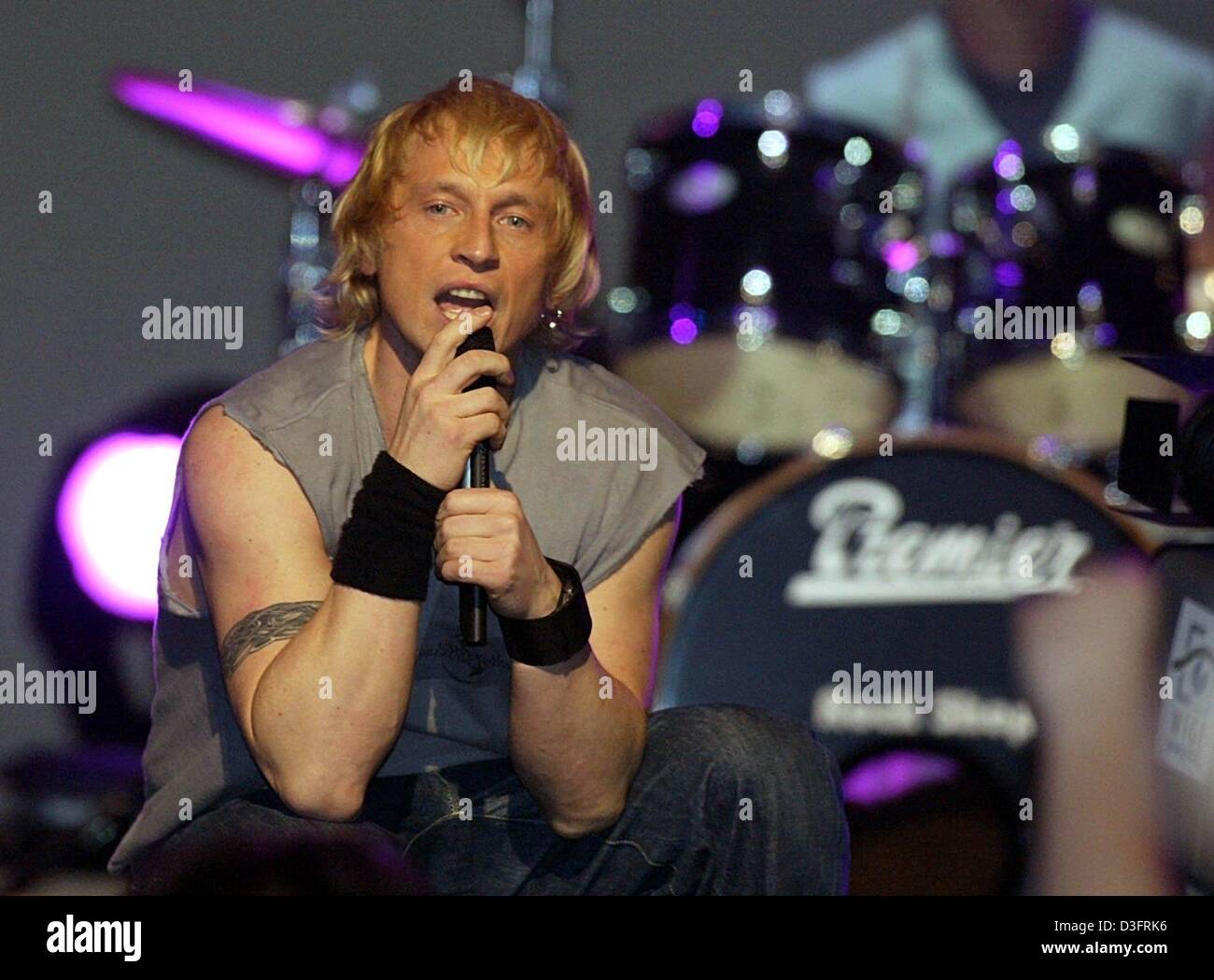 Arts culture entertainment ace music celebrities singing singer ...