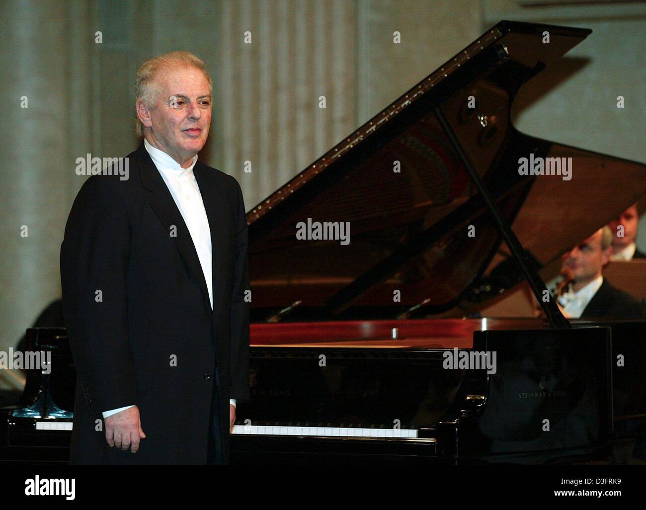 (dpa files) - On his 60th birthday conductor and pianist Daniel ...
