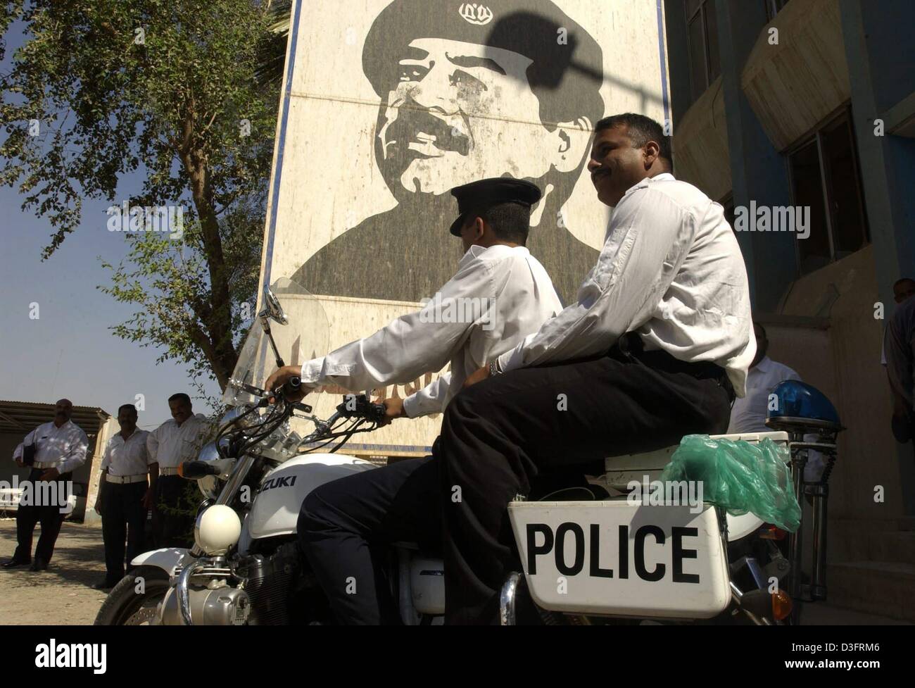 Saddam hussein poster hi-res stock photography and images - Alamy