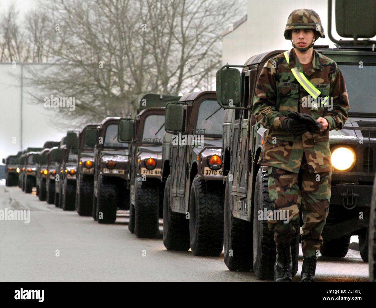 Humvees hi-res stock photography and images - Alamy