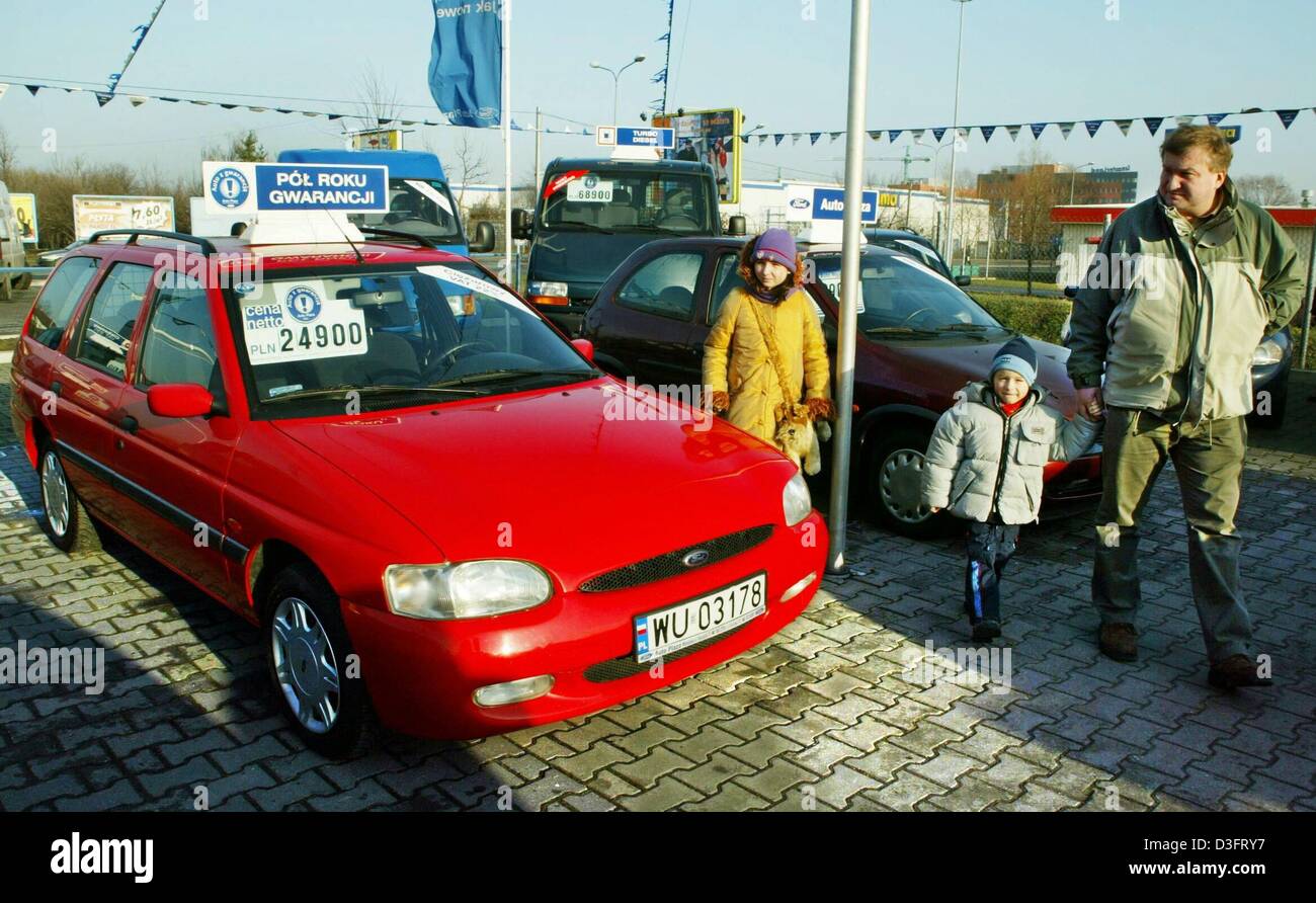 Ford car dealer hi-res stock photography and images - Alamy