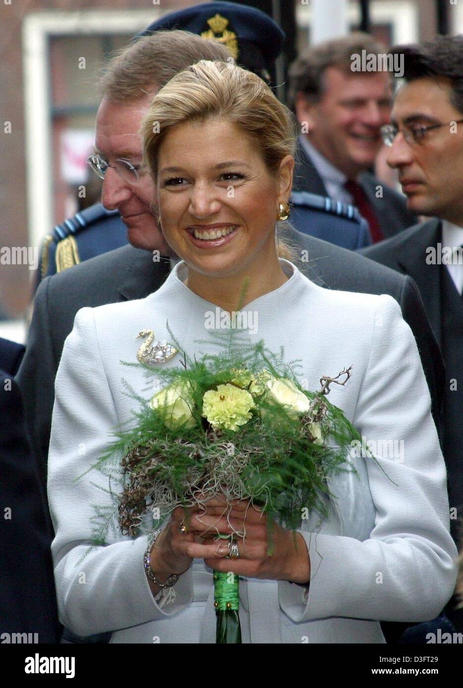 Human interest hum people society celebrities royals smiling flowers ...