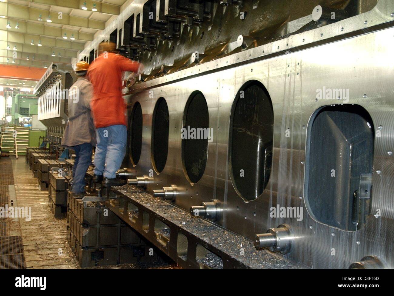 Diesel engine production hi-res stock photography and images - Alamy