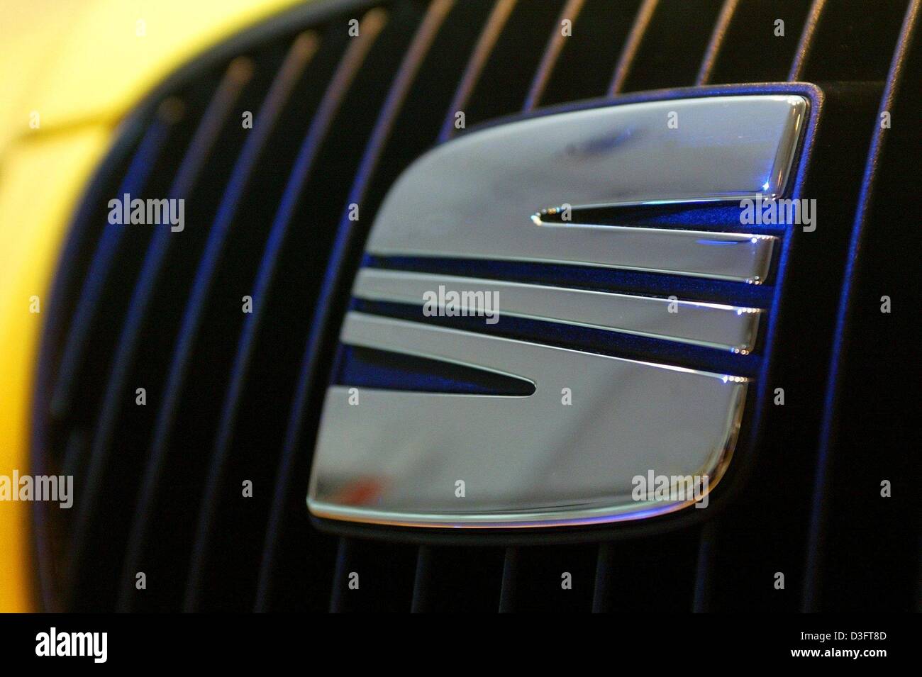 Seat spanish car manufacturer logo hi-res stock photography and images ...