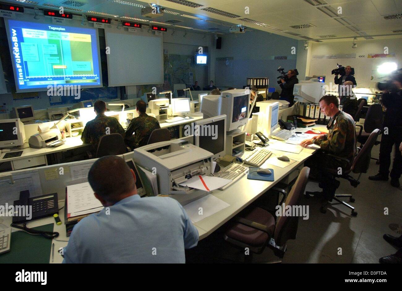 2003 computers hi-res stock photography and images - Alamy