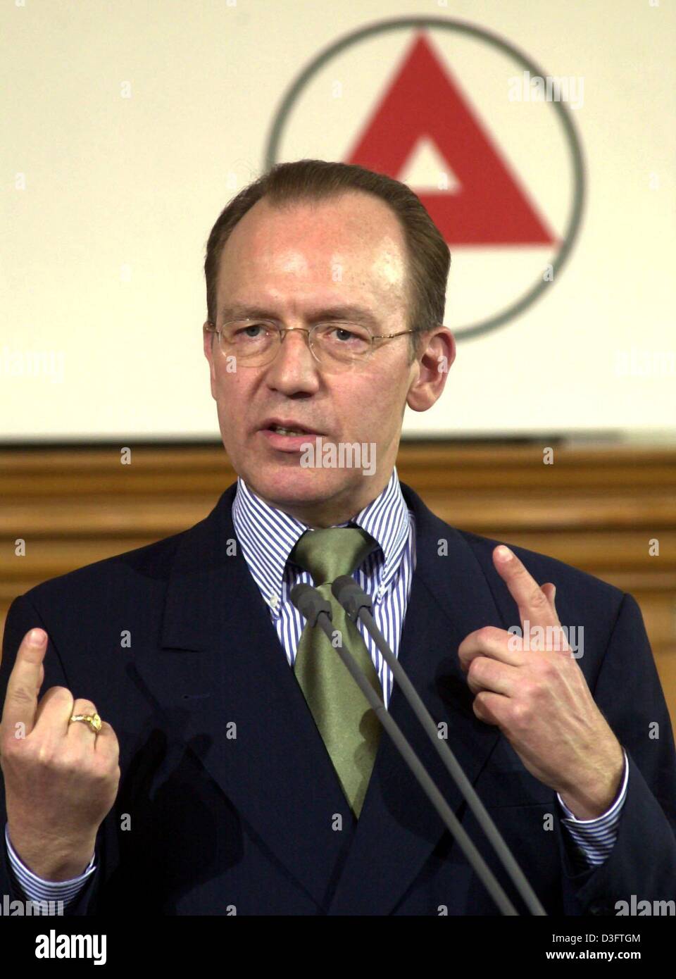 (dpa files) - Florian Gerster, chairman of the board of directors of ...