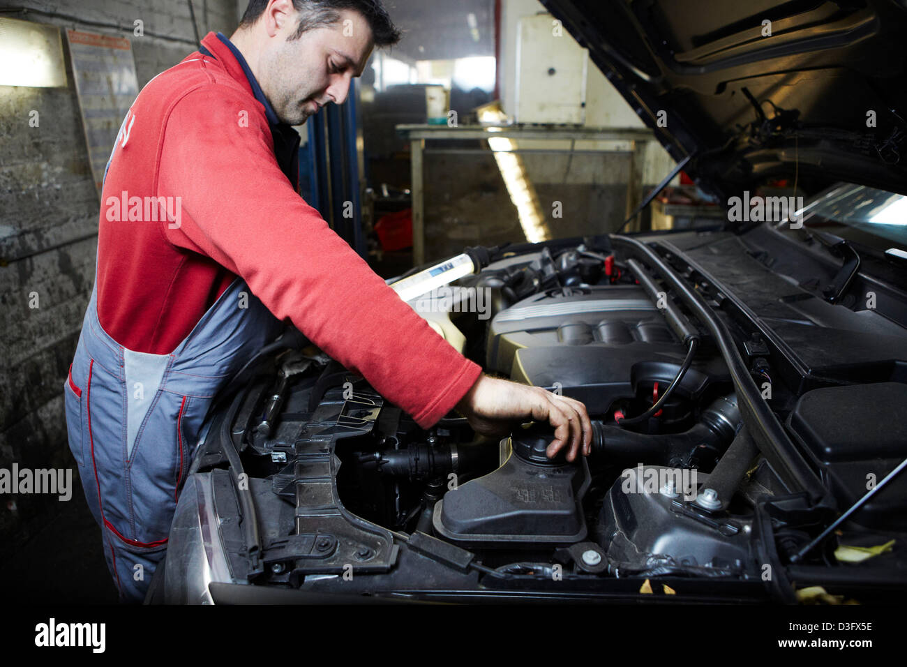 Auto mechatronics hi-res stock photography and images - Alamy
