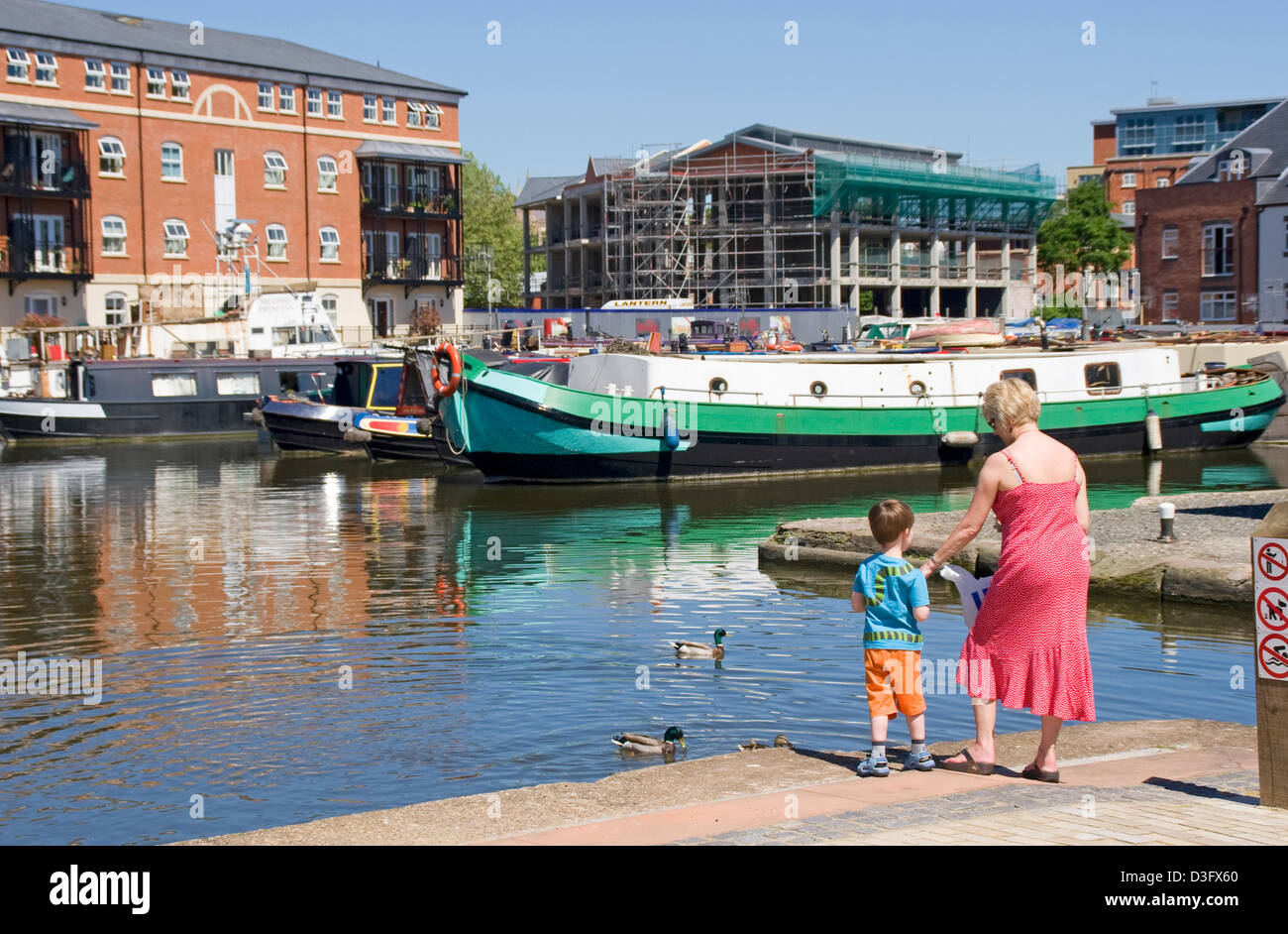 Diglis Basin marina feeding ducks Worcester and Birmingham Canal ...
