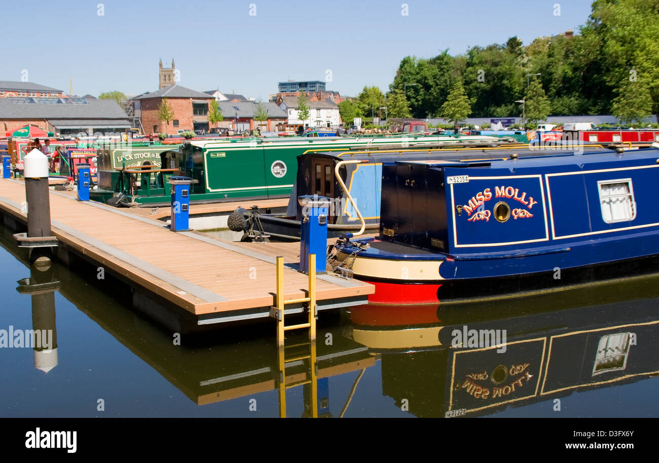 Diglis Basin narrow boats Worcester and Birmingham Canal Worcester ...