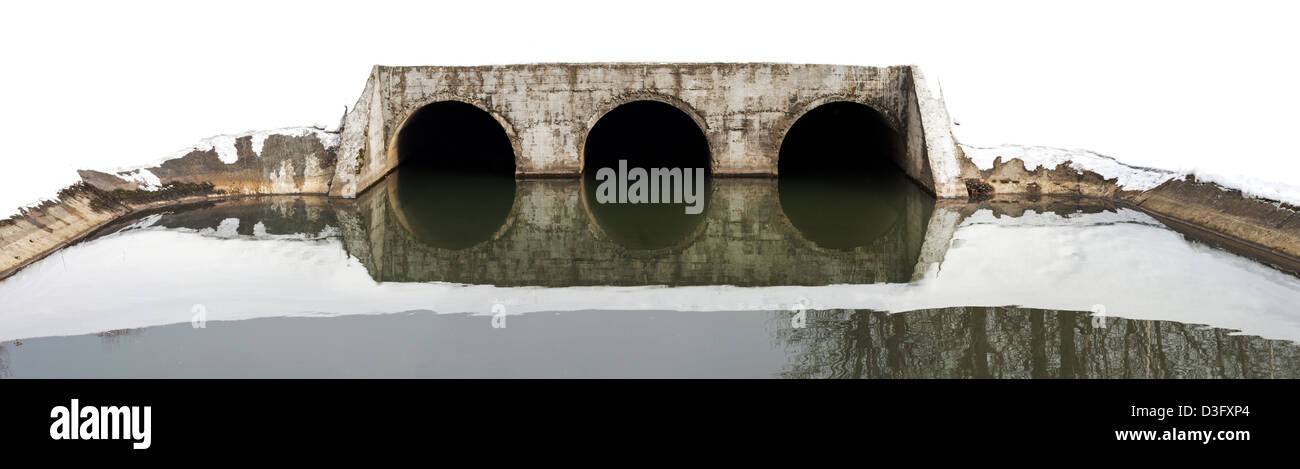 Dam water pipe river hi-res stock photography and images - Alamy
