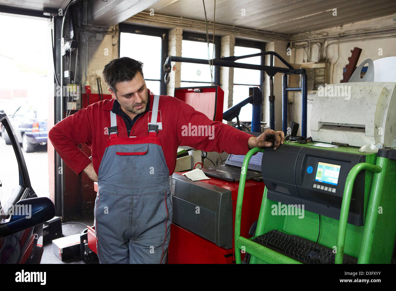 Motordiagnose hi-res stock photography and images - Alamy