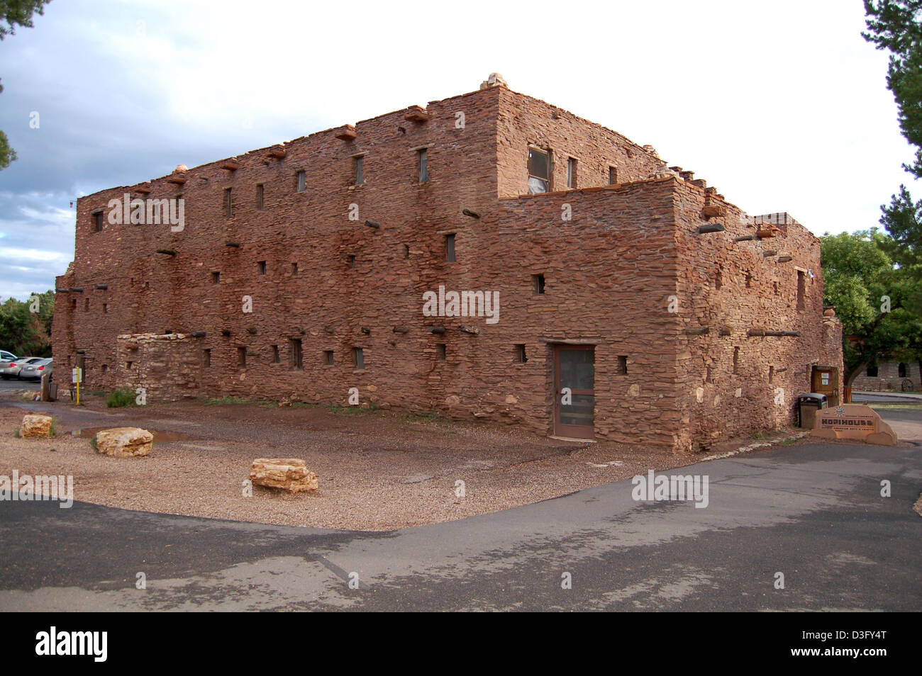 The Hopi House at Grand Canyon National Park features Native American ...