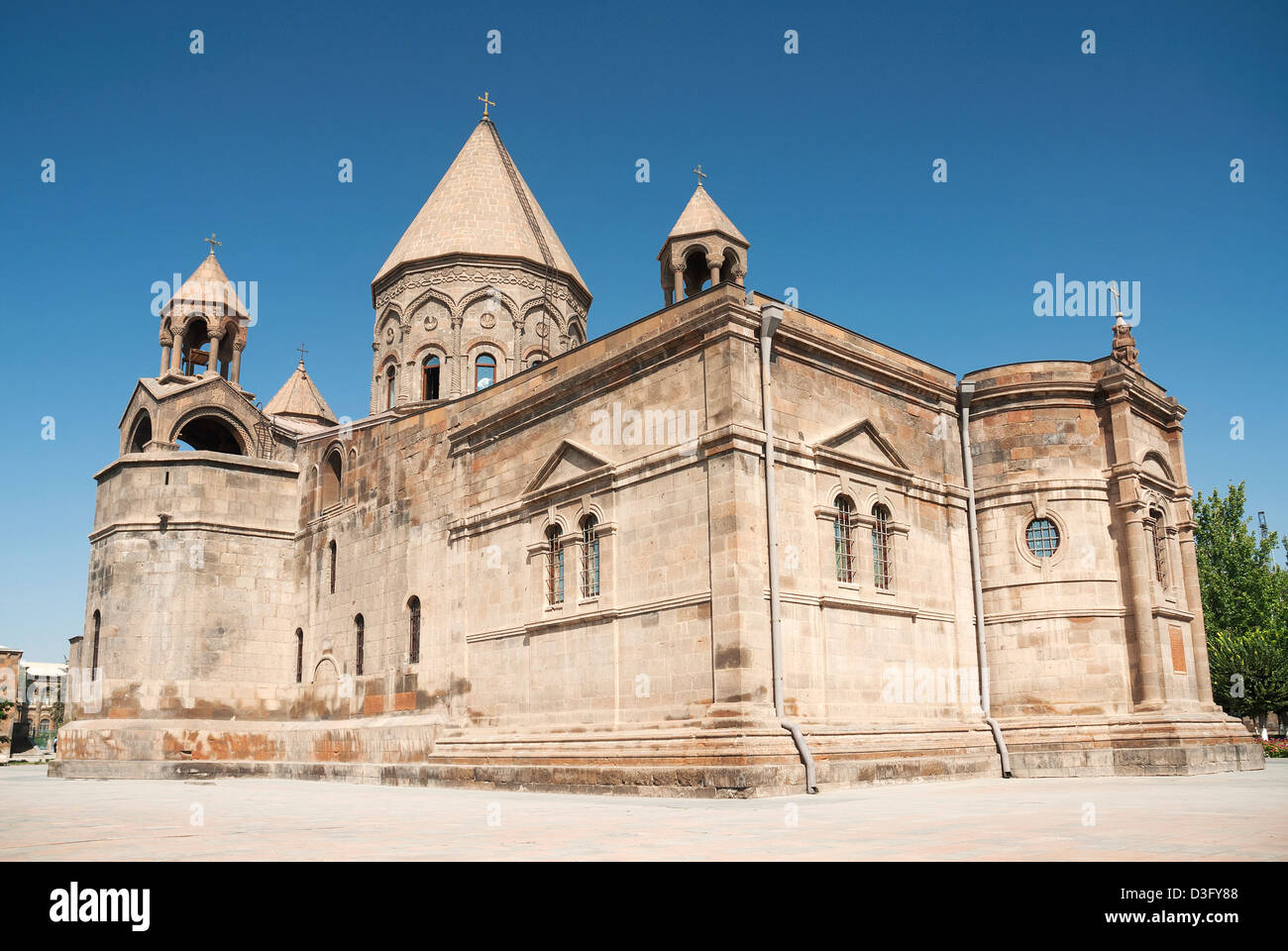 Yerevan church hi-res stock photography and images - Alamy