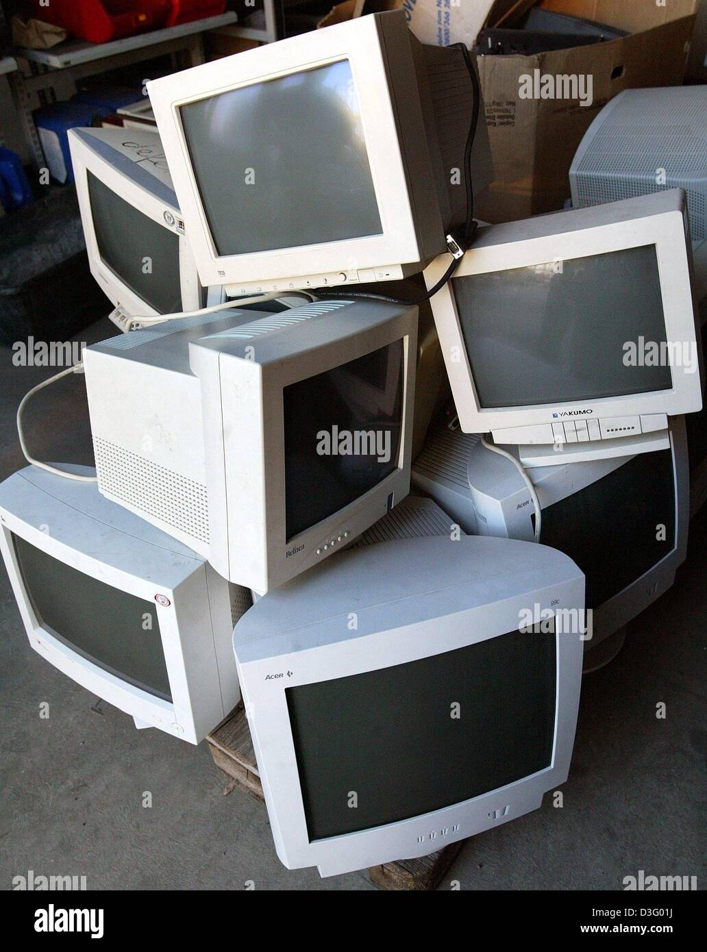 Deu couple feature hi-res stock photography and images - Alamy