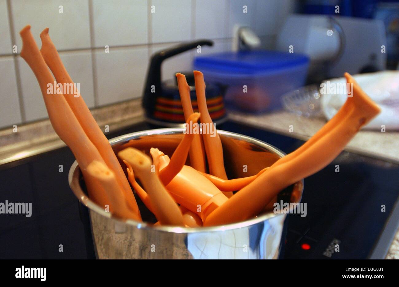 (dpa) - Spare-part torsos and legs for Barbie and Skipper dolls bathe ...