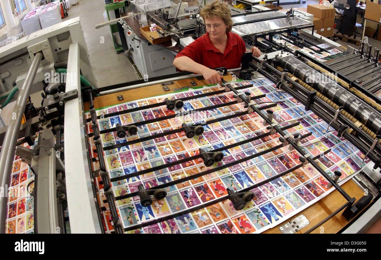 Playing card factory hi-res stock photography and images - Alamy