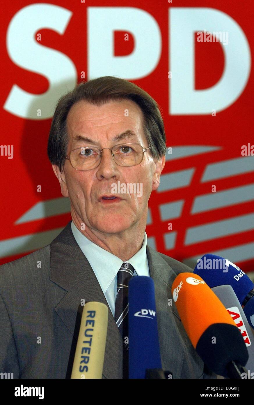 Faction logo hi-res stock photography and images - Alamy