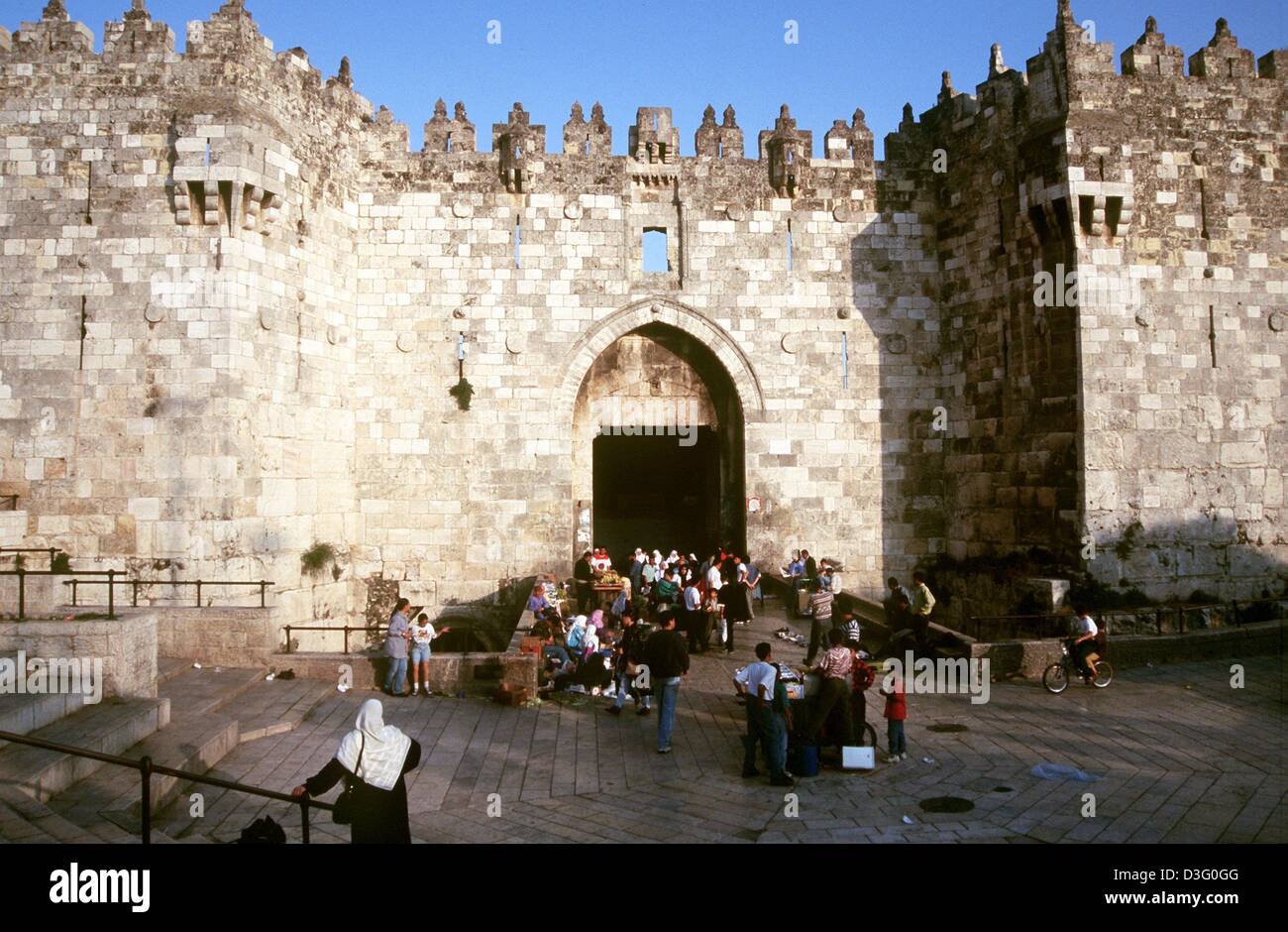 (dpa files) - A view of the Damascus Gate in Jerusalem, 12 May 1998 ...