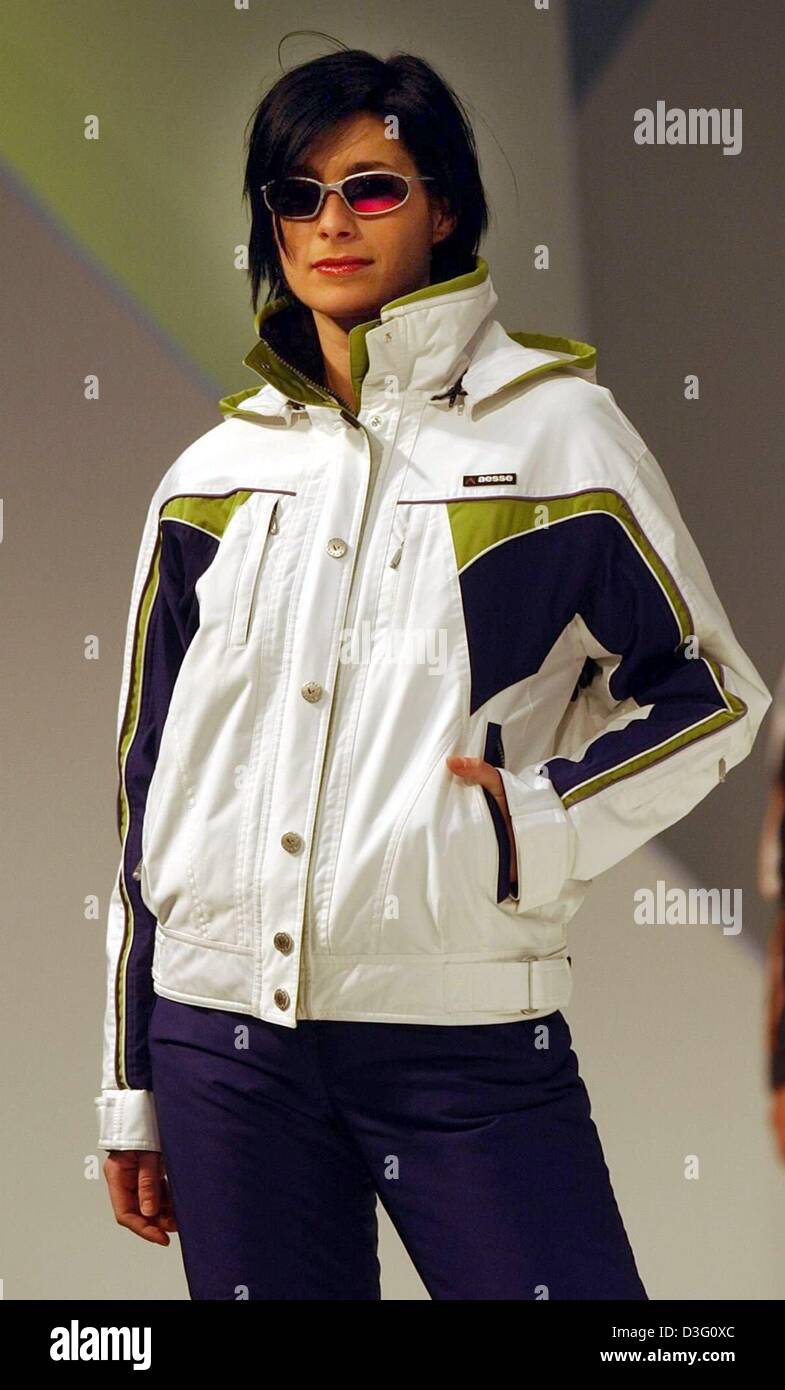 Skiing Fashion High Resolution Stock Photography and Images - Alamy