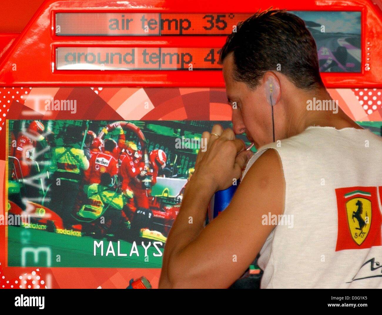 (dpa) - German formula one champion Michael Schumacher (Ferrari) takes ...
