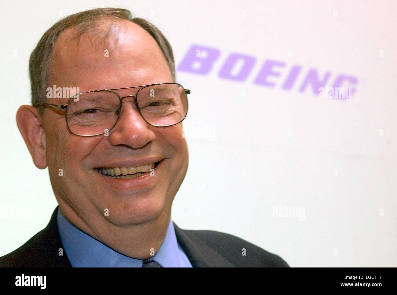 Economy business finance ebf transport smiling laughing boeing logo ...