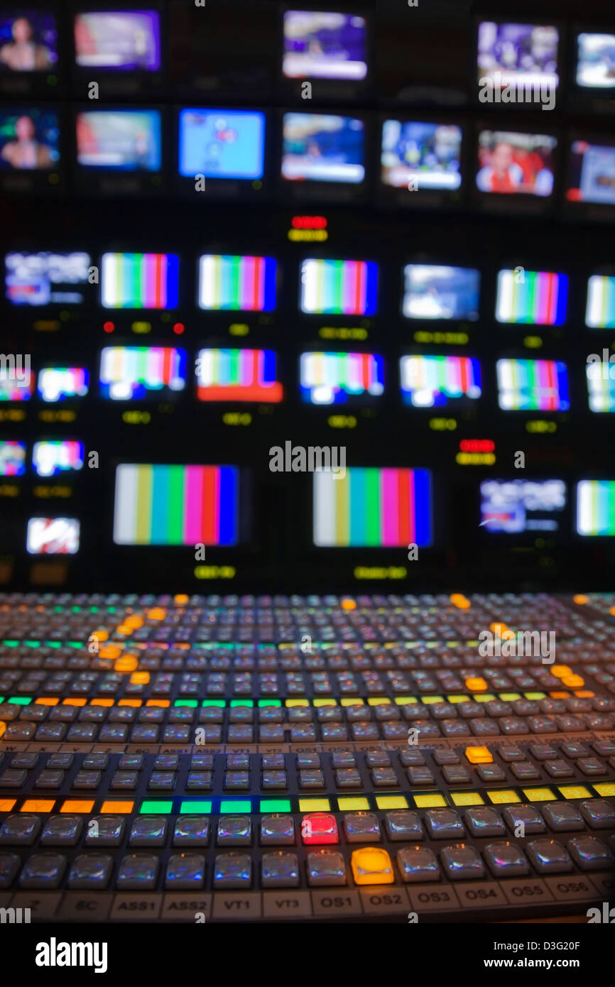 Tv media panel hi-res stock photography and images - Alamy