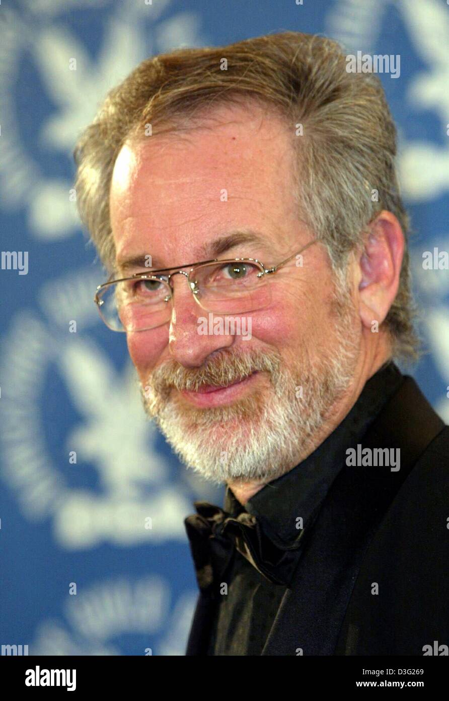 (dpa) - Hollywood director Steven Spielberg poses during the awards ...