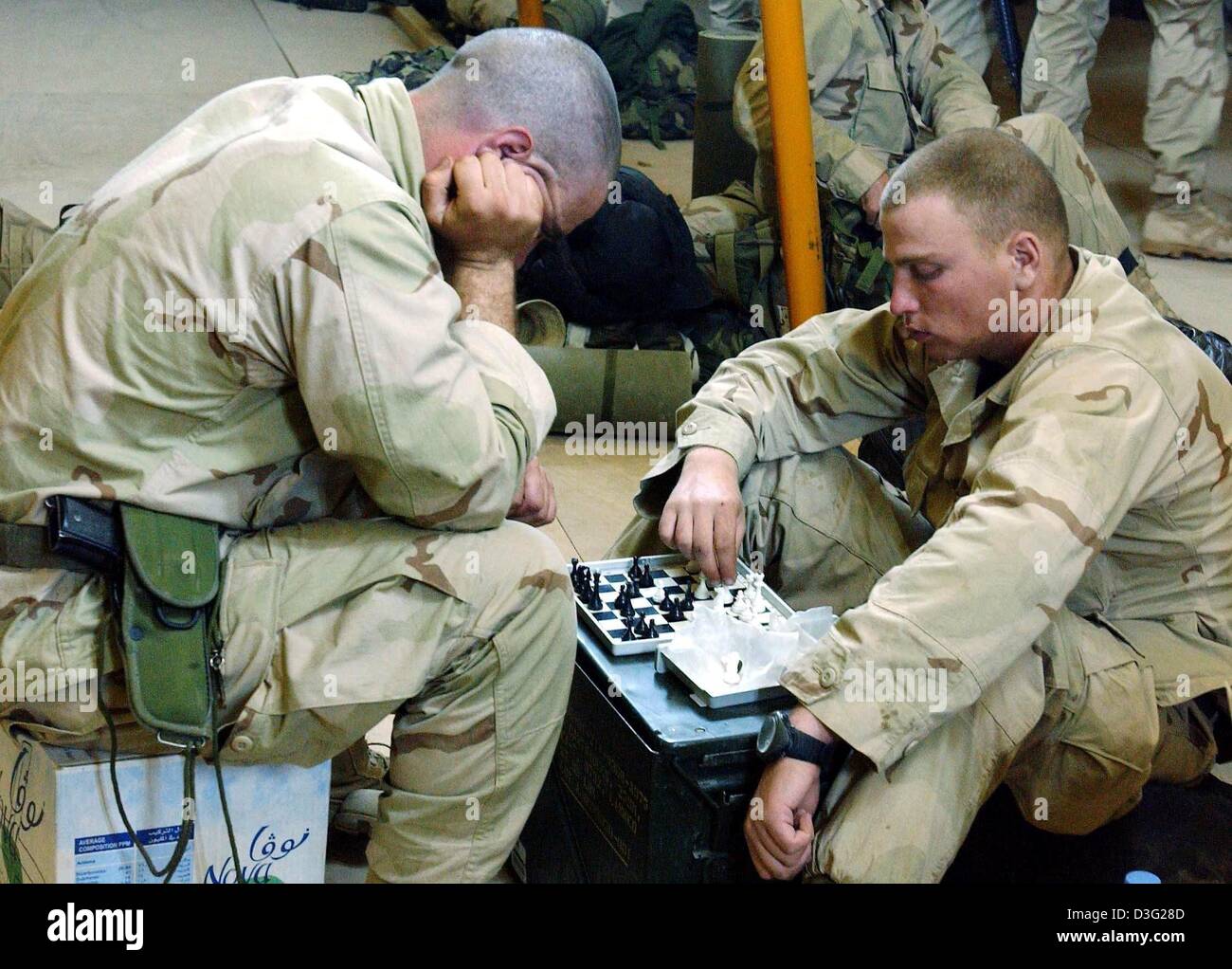 British soldiers iraq 2003 hi-res stock photography and images - Alamy
