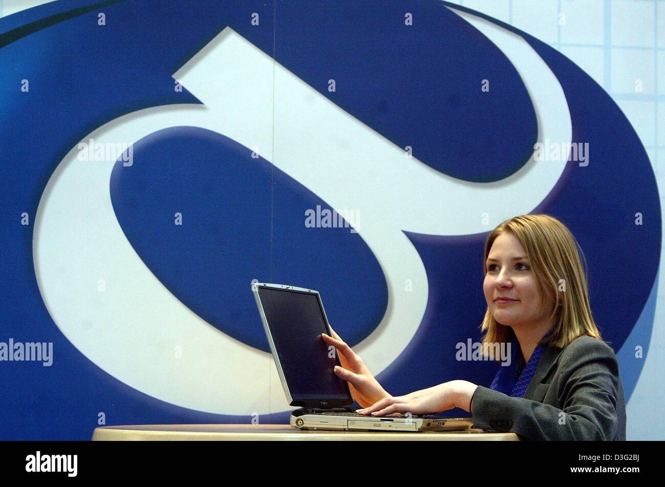 From around the globe hi-res stock photography and images - Alamy